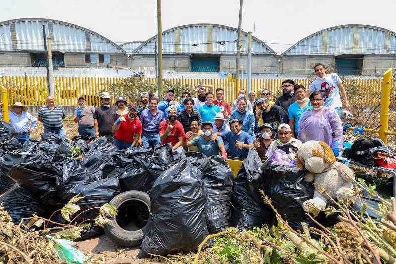 Pokemon GO Players Collect Tons of Trash for Earth Day