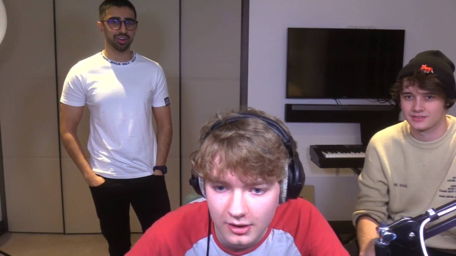 TommyInnit Meets Up With Wilbur Soot and Vikkstar - Here's What Happened