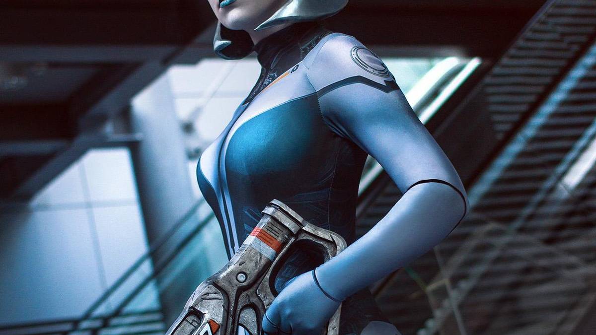 Mass Effect Fan Breathes Life Into This Fantastic EDI Cosplay