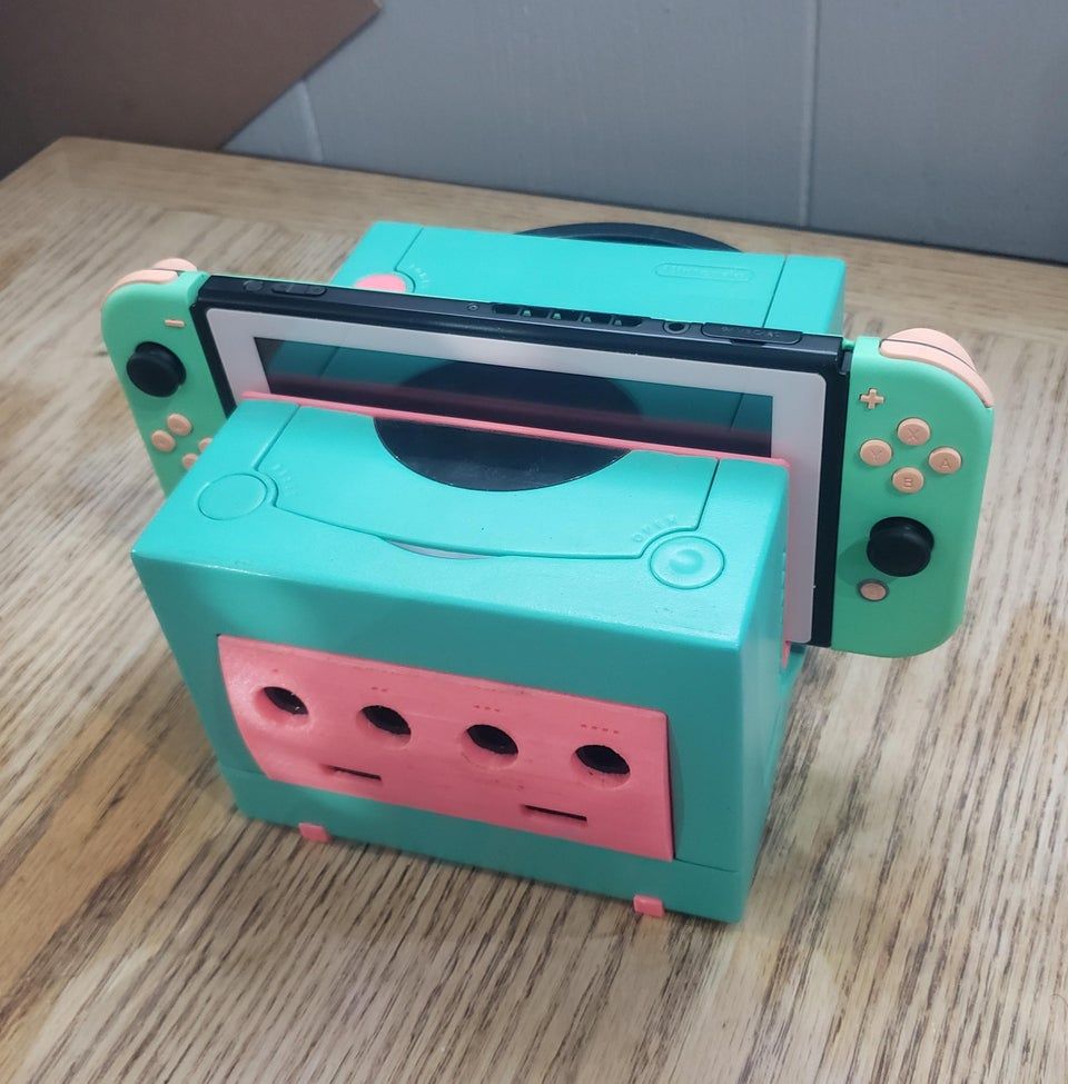 Player Transforms Old GameCube Into Fully Functioning Switch Dock